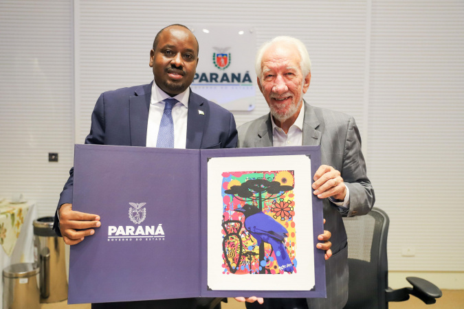 Piana apresenta ao embaixador de Ruanda potenciais parcerias com o ...